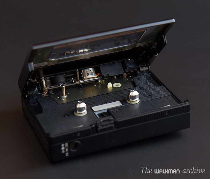 SONY WM-DD100 Boodo Khan - The Walkman Archive