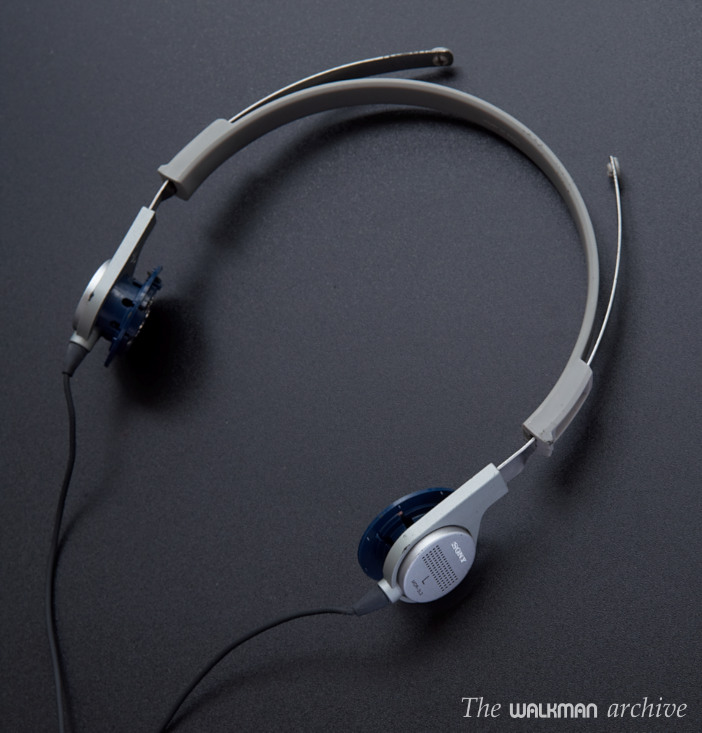 SONY TPS-L2 - The Walkman Archive