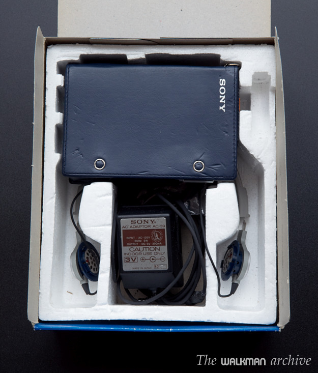 SONY TPS-L2 - The Walkman Archive